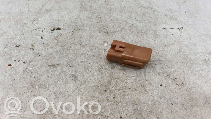 25230 Nissan Patrol Y61 Other relay, 3.00 € | RRR
