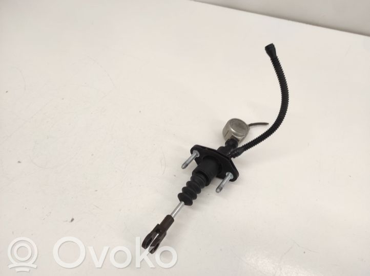 90523769 Opel Astra H Maître-cylindre d'embrayage, 15.00 € | OVOKO