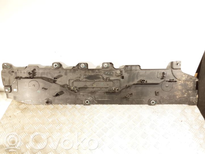 31497613 Volvo XC40 Center/middle under tray cover, 22.00 € | RRR