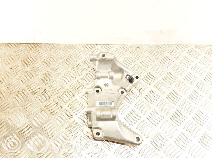 31430704 Volvo XC90 Generator/alternator bracket, 55.00 € | RRR