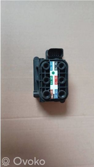 4H0616013 Audi A8 S8 D4 4H Air suspension valve block, 58.82 € | RRR