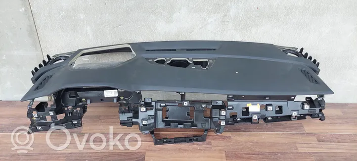 4M8857067A Audi Q7 4M Dashboard, 380.00 € | RRR