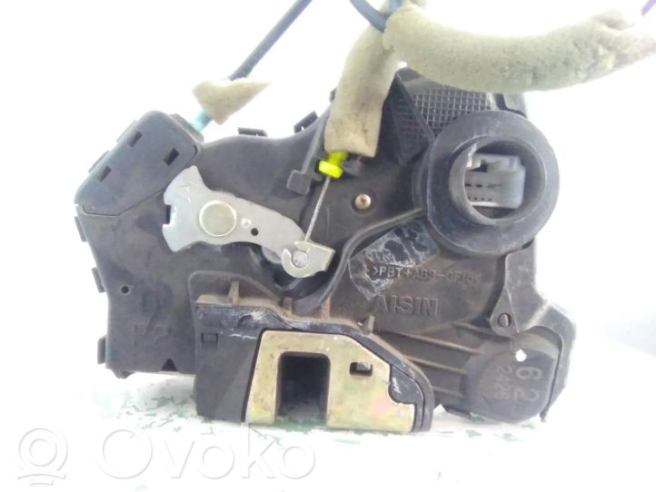 Toyota Corolla Verso E121 Front door lock, 41.36 € | RRR