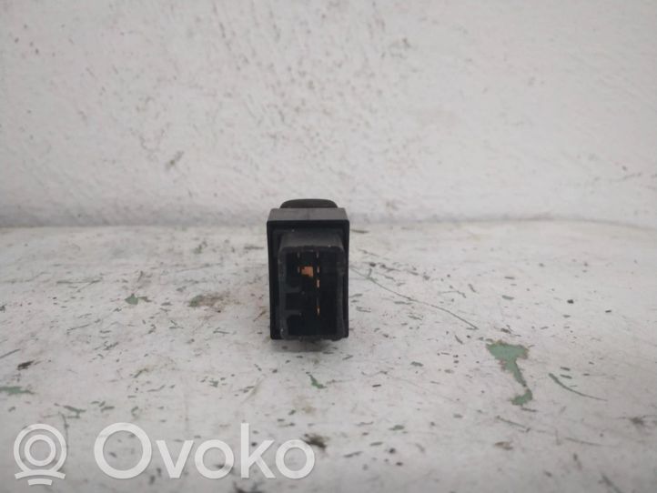 KIA Sorento Electric window control switch, 10.91 € | RRR