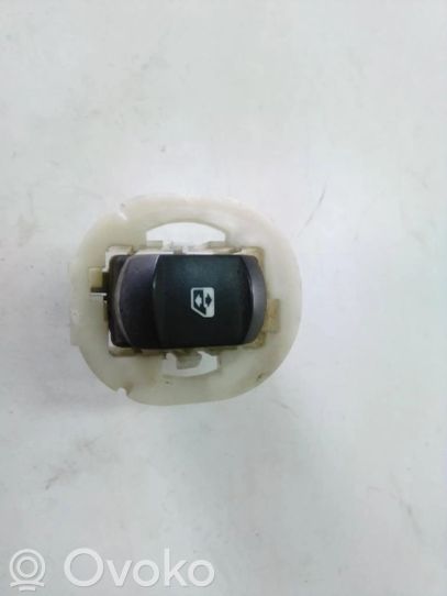 333221H Renault Megane II Electric window control switch, 10.91 € | RRR