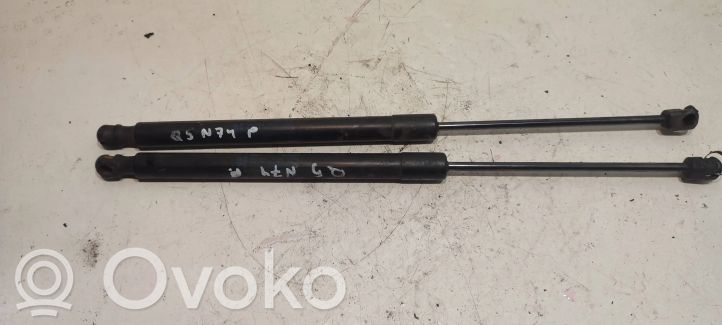 8R0827552A Audi Q5 SQ5 Tailgate/trunk strut/damper, 3.00 € | RRR