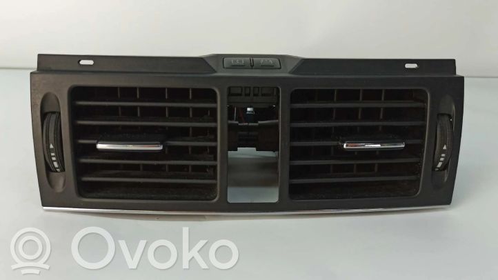 A20483041549116 Mercedes-Benz C W204 Centrinės oro grotelės, 39.99 € | RRR