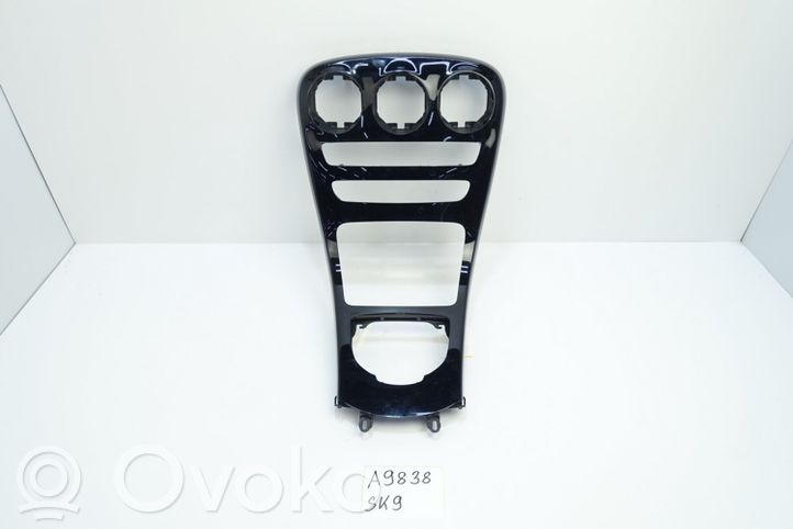 A2056803905 Mercedes-Benz C W205 Center console, 47.16 € | RRR