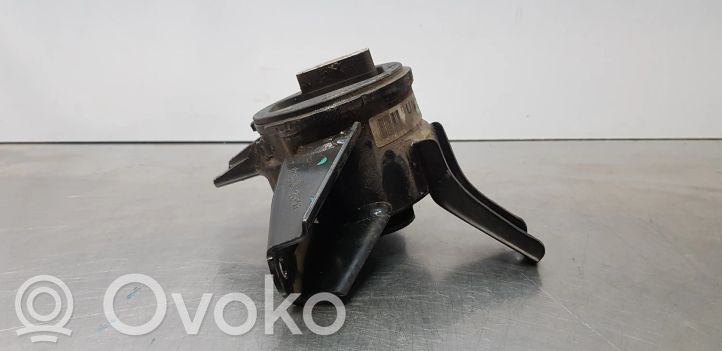 218302S101 Hyundai ix35 Engine mount bracket, 39.29 € | RRR
