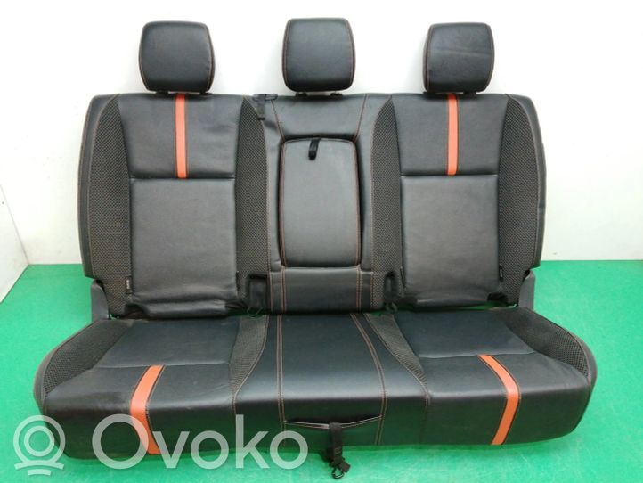 Ford Ranger Second row seats, 512.06 € | RRR