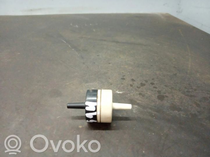 046905291A Audi A3 S3 8L Mass air flow meter, 9.24 € | RRR