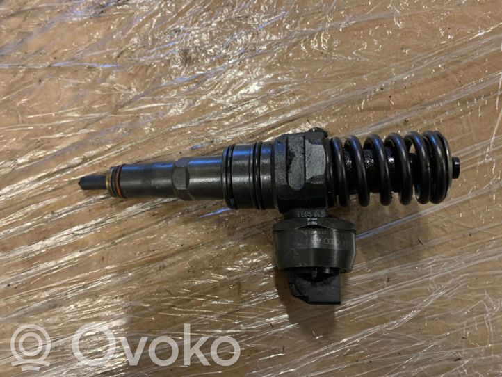 038130073AG Volkswagen PASSAT B6 Fuel injector, 13.50 € | RRR