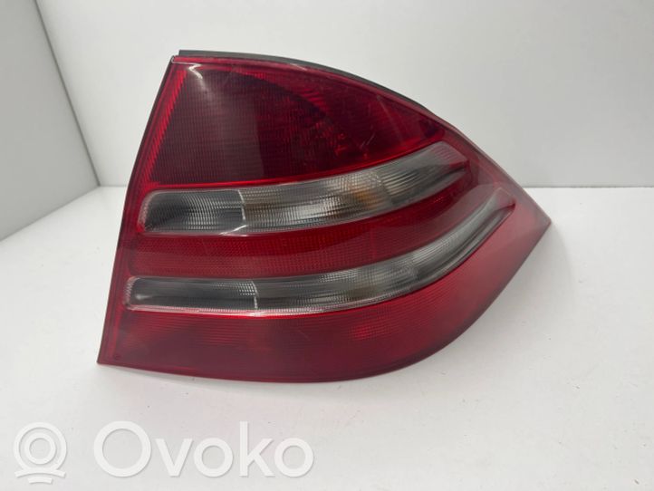 255122B Mercedes-Benz C W203 Rear/tail lights, 25.00 € | RRR