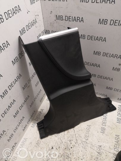 102076900A Tesla Model S (B) pillar trim (bottom), 120.00 € | RRR