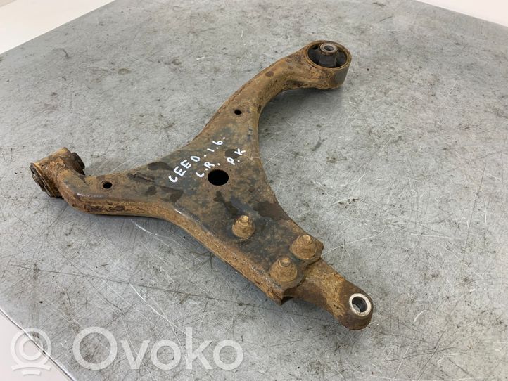 545002H000 KIA Ceed Front lower control arm/wishbone, 8.99 € | RRR