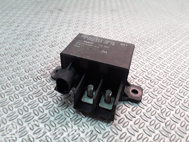A0025423819 Mercedes-Benz E W211 Relais de charge, 15.00 € | OVOKO