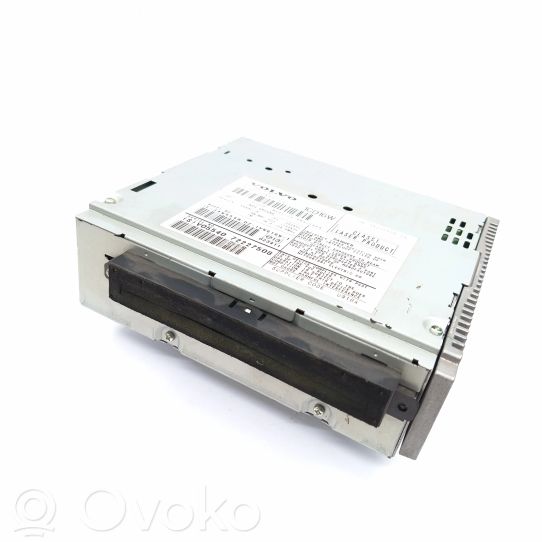 30732851AA Volvo C30 Radio/CD/DVD/GPS head unit, 76.76 € | RRR