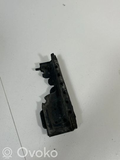 9127397 BMW 5 F10 F11 Other engine bay part, 3.00 € | RRR