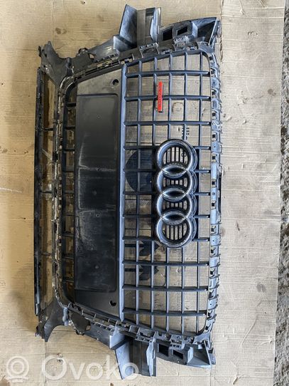 8R0853651 Audi Q5 SQ5 Grille calandre supérieure de pare-chocs avant, 150.00 € | OVOKO