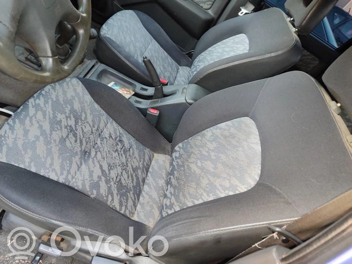 Mitsubishi L200 Seat set, 598.95 € | RRR