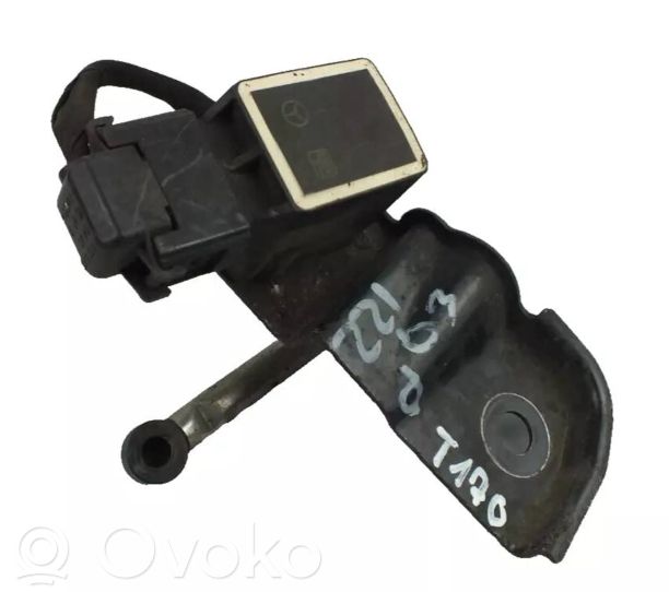 A0105427717 Mercedes-Benz C W203 Air suspension front height level ...