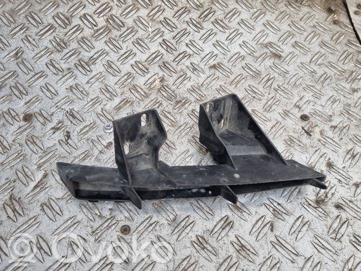 4L0807333 Audi Q7 4L Front bumper mounting bracket, 3.80 € | RRR