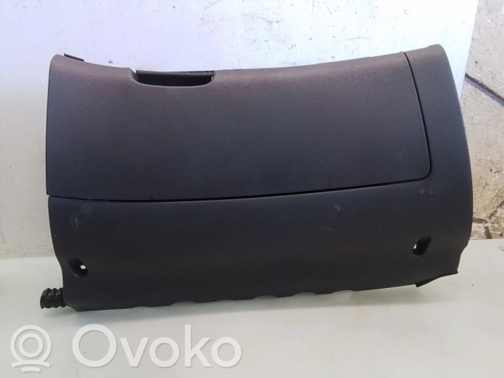 Skoda Octavia Mk2 (1Z) Glove box, 15.00 € | RRR