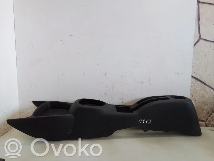 589100D010 Toyota Yaris Center console, 15.00 € | RRR