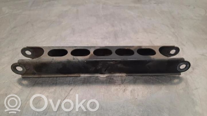 33326763477 BMW 1 E81 E87 Center/middle under tray cover, 20.00 € | RRR