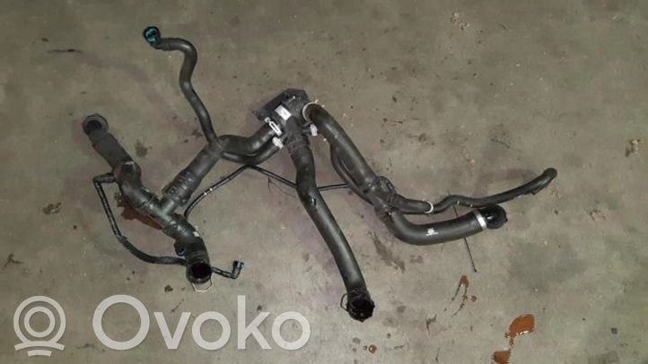 CPLA8575CD Land Rover Range Rover Sport L494 Engine coolant pipe/hose ...