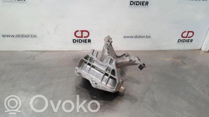 112533062R Renault Captur II Gearbox mounting bracket, 41.02 € | RRR