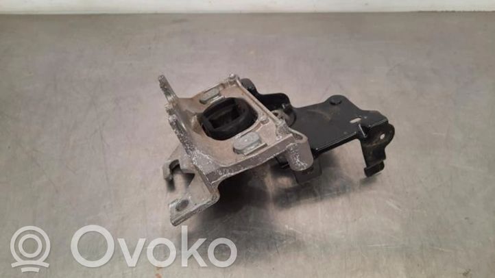 112205217R Renault Clio IV Gearbox mounting bracket, 41.02 € | RRR