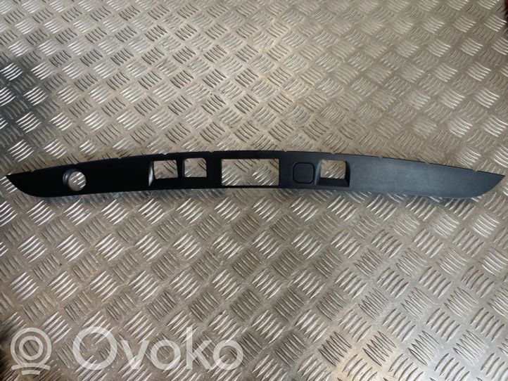 A2217580108 Mercedes-Benz S W221 Tailgate trim, 20.00 € | RRR