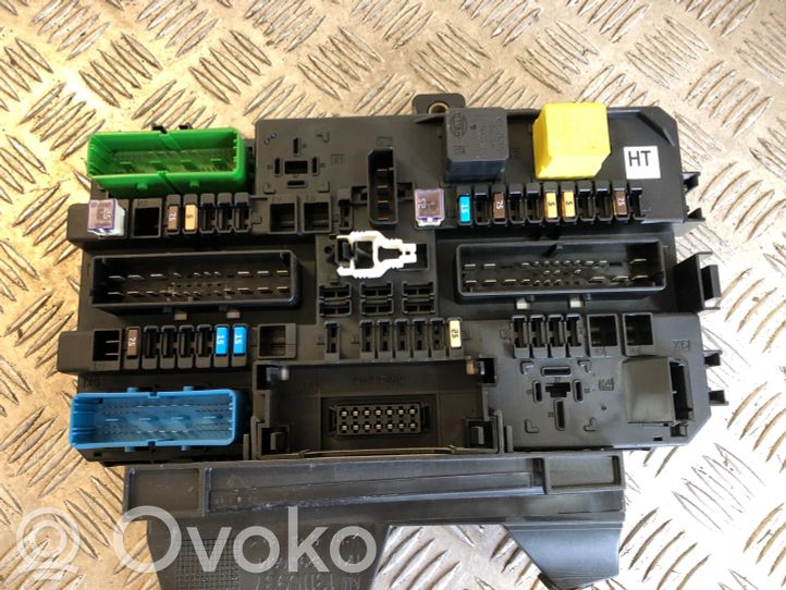 13115937 Opel Astra H Fuse module, 20.00 € | RRR