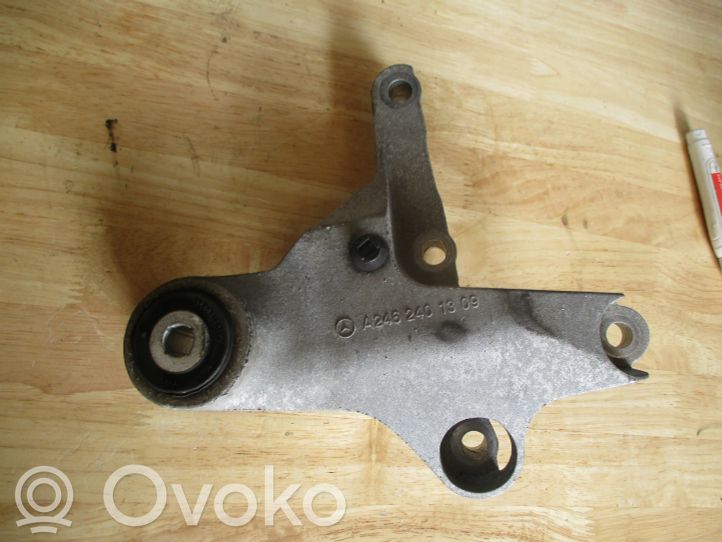 A2462401309 Mercedes-Benz A W176 Engine mounting bracket, 42.35 € | RRR