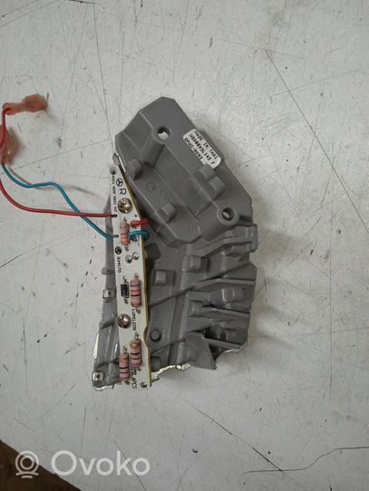 A2118200611 Mercedes-Benz E W211 Tail light part, 42.00 € | RRR