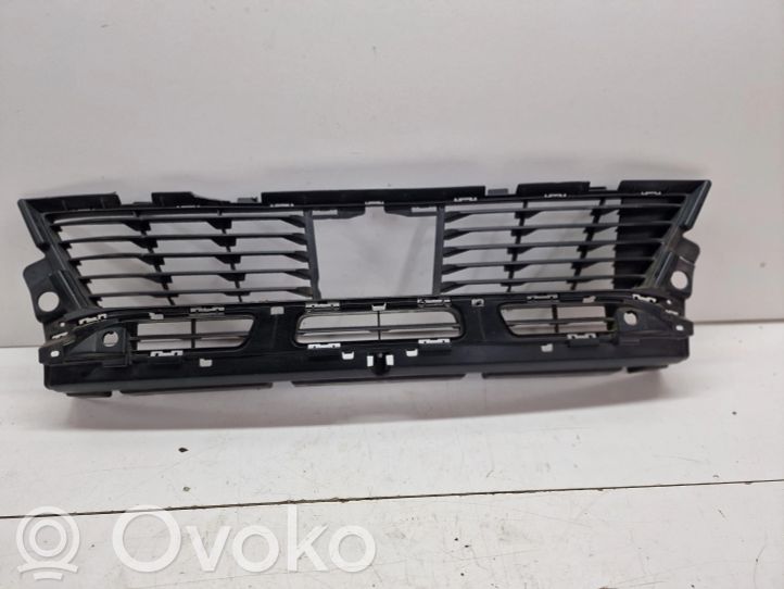 9811665777 Peugeot 3008 II Front bumper lower grill, 45.00 € | RRR