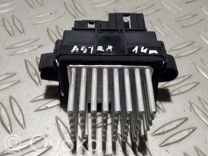13503201 Opel Astra J Heater blower motor/fan resistor, 11.00 € | RRR