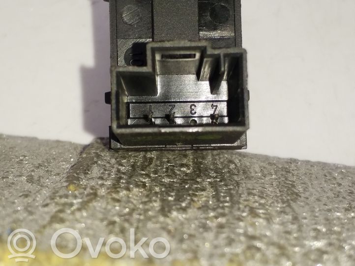 7P6959831 Volkswagen Touareg II Interrupteur d'ouverture de coffre, 20. ...