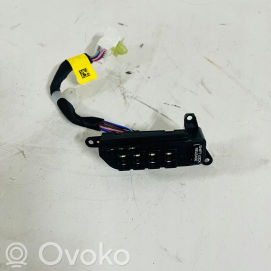 84654D3006 Hyundai Tucson TL Gear shift selector indicator, 64.71 € | RRR
