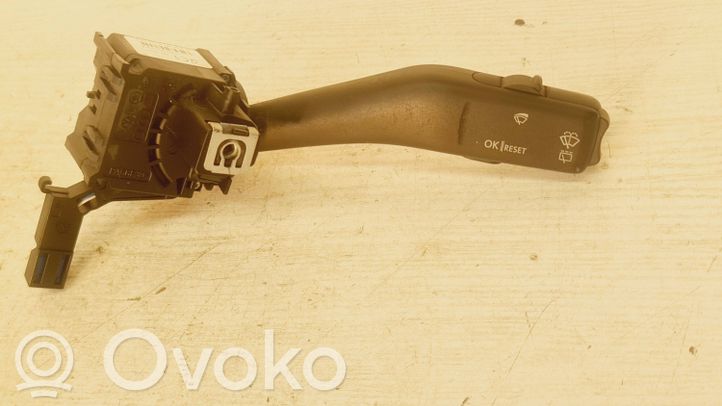 1K0953519A Volkswagen Golf V Valytuvų rankenėlė, 1.90 € | RRR 1K0953519A Volkswagen Golf V Valytuvų rankenėlė, 1.90 € | RRR