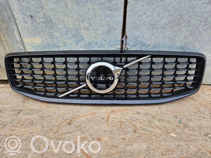 32378256 Volvo S60 Front bumper upper radiator grill, 470.59 € | RRR