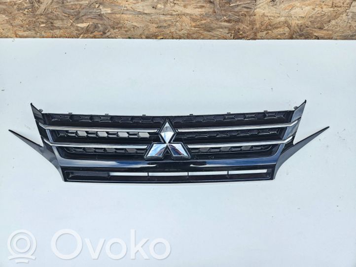 7450B351 Mitsubishi Space Star Front bumper upper radiator grill, 211. ...