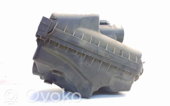 2220427010 Toyota Avensis T250 Air filter box, 26.20 € | RRR