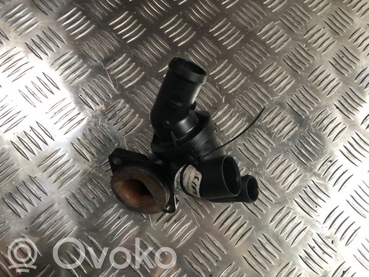 03L121111AB Volkswagen PASSAT B7 Boîtier de thermostat / thermostat, 18 ...