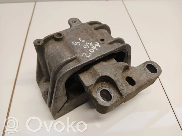 1K0199262 Volkswagen PASSAT B6 Engine mount bracket, 10.00 € | RRR