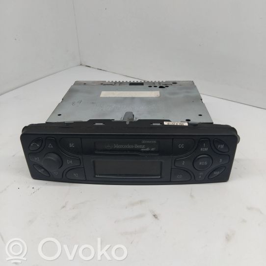 A2038201686 Mercedes-Benz C W203 Radio/CD/DVD/GPS head unit, 8.00 € | RRR