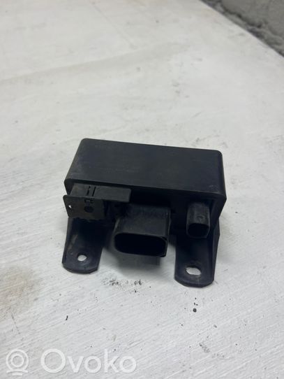 Mercedes-Benz E W211 Glow plug pre-heat relay, 40.00 € | RRR