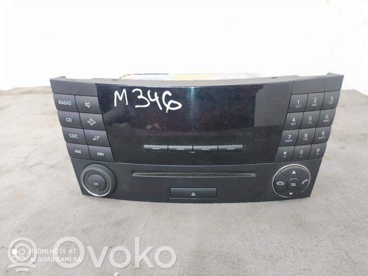 A2118209889 Mercedes-Benz E W211 Radio/CD/DVD/GPS head unit, 25.00 € | RRR