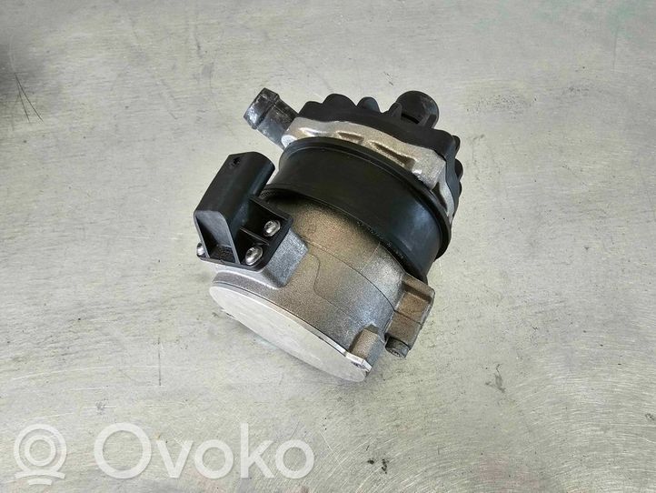 31338399 Volvo XC90 Pompe de circulation d'eau, 80.00 € | OVOKO